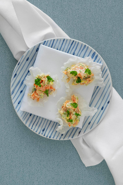 Fritteret rispapir med laks | REMA 1000